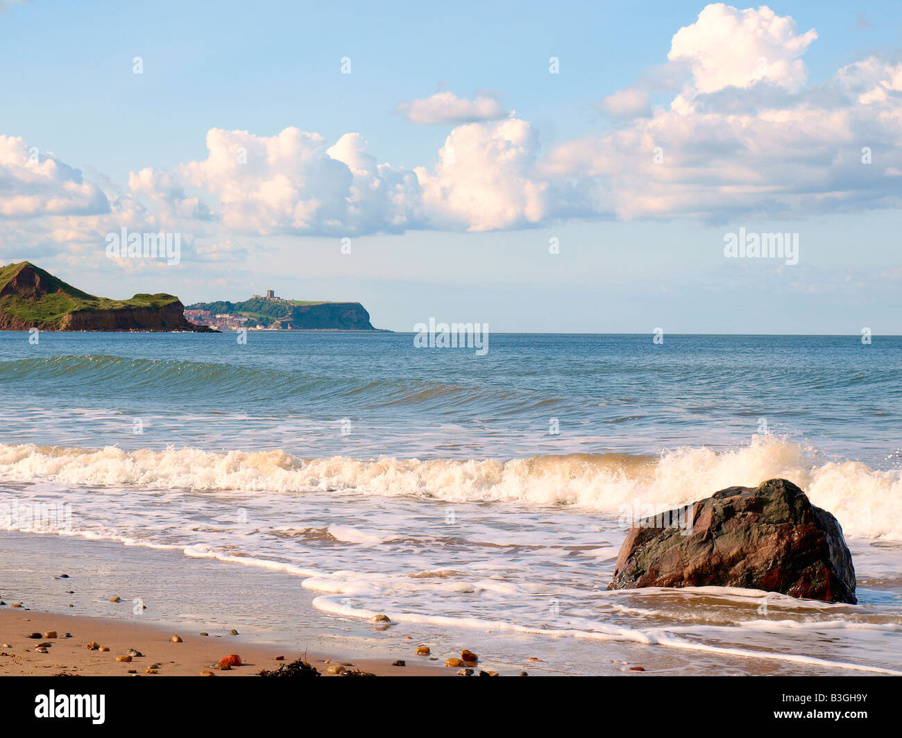 Cayton sands hi-res stock photography and images - Alamy