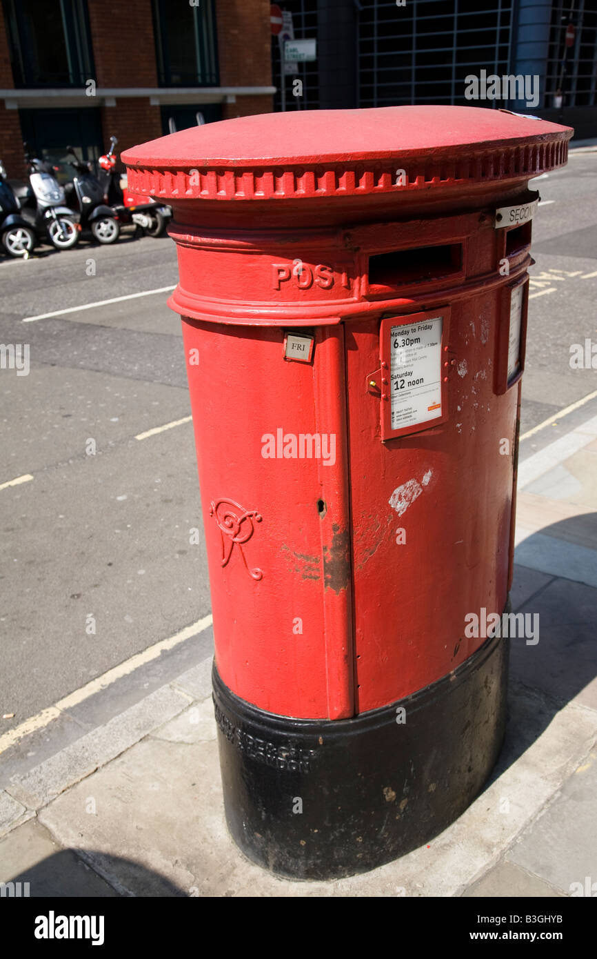Double pillar box hi-res stock photography and images - Alamy