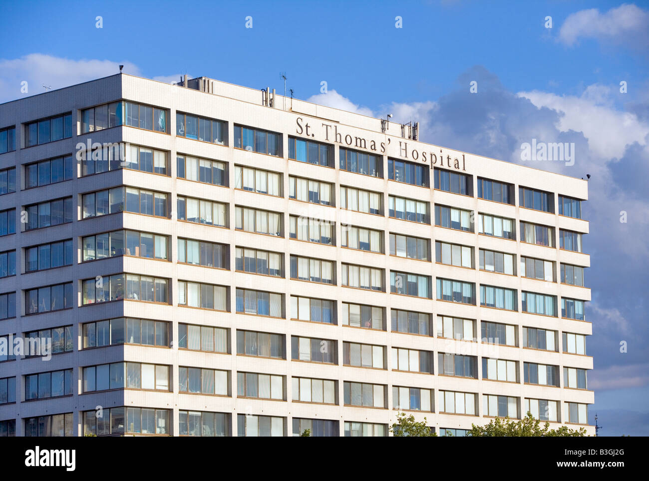 St thomas hospital london hi-res stock photography and images - Alamy