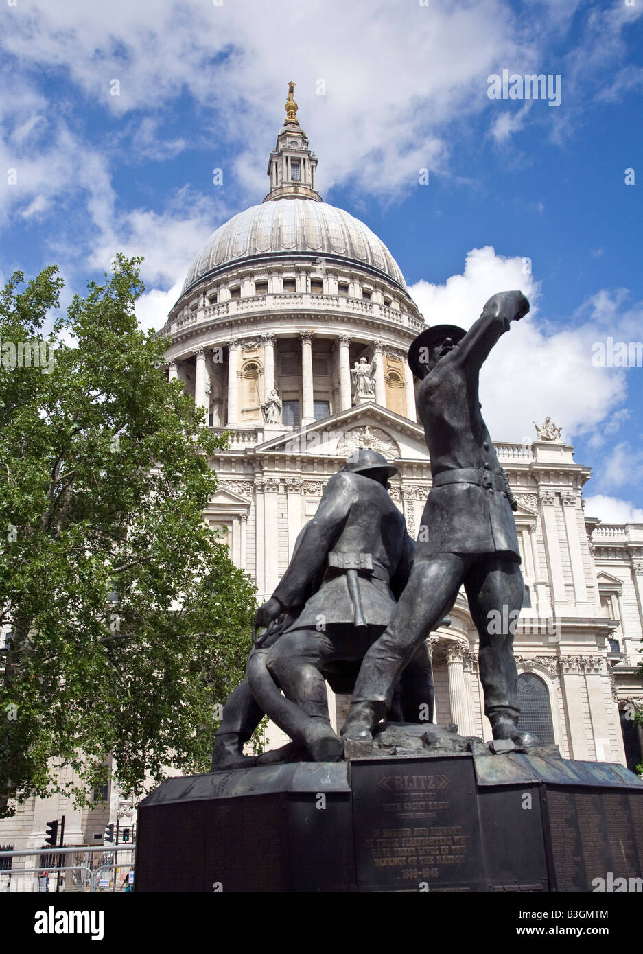 The Fireman Blitz Statue St Pauls Cathedral City of London Stock Photo ...
