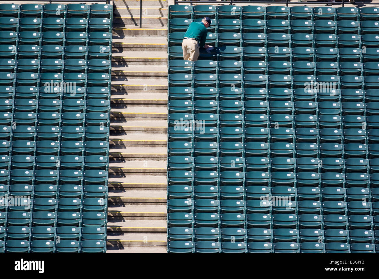Stadium seats fans hi-res stock photography and images - Alamy