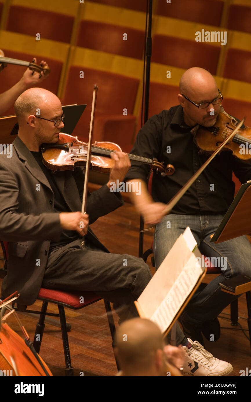 String section orchestra hi-res stock photography and images - Alamy