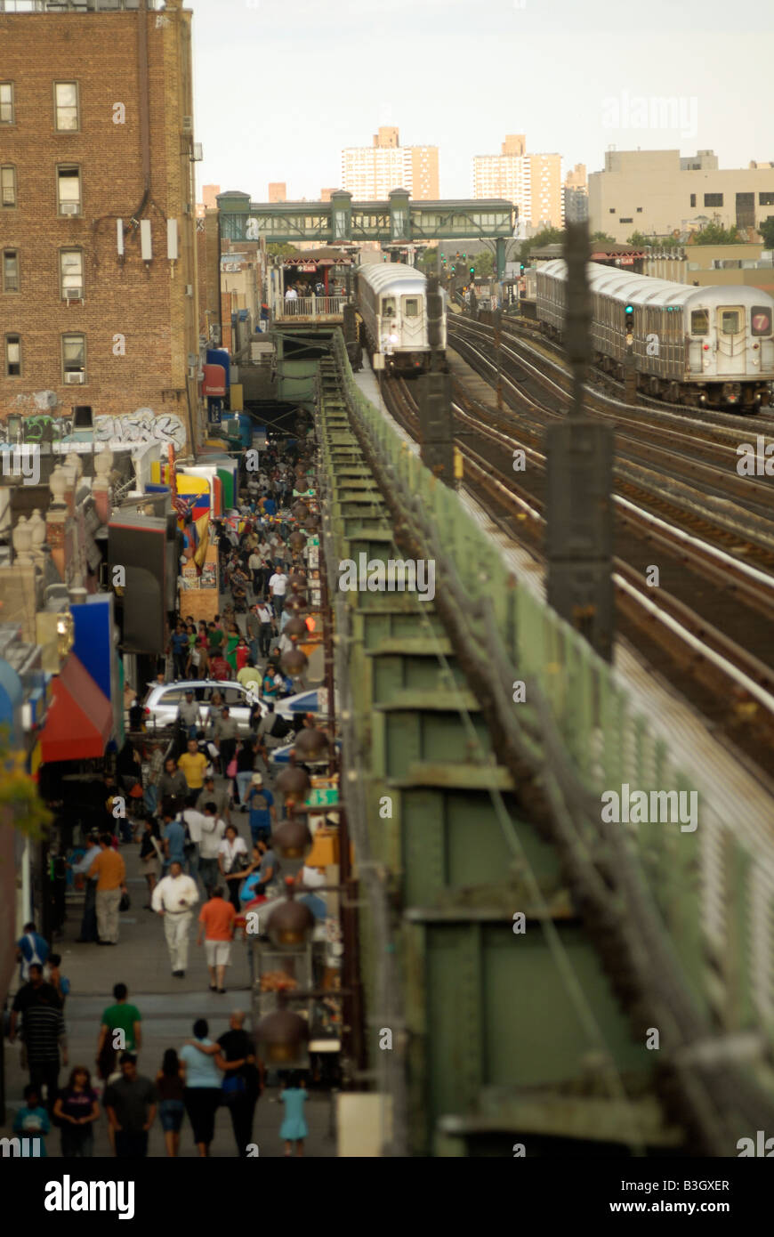 The Flushing elevated line of the New York Subway system Stock Photo ...