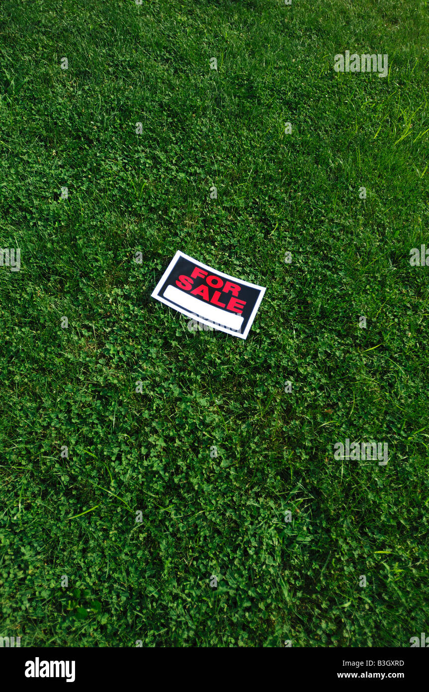 House rent sign hi-res stock photography and images - Alamy