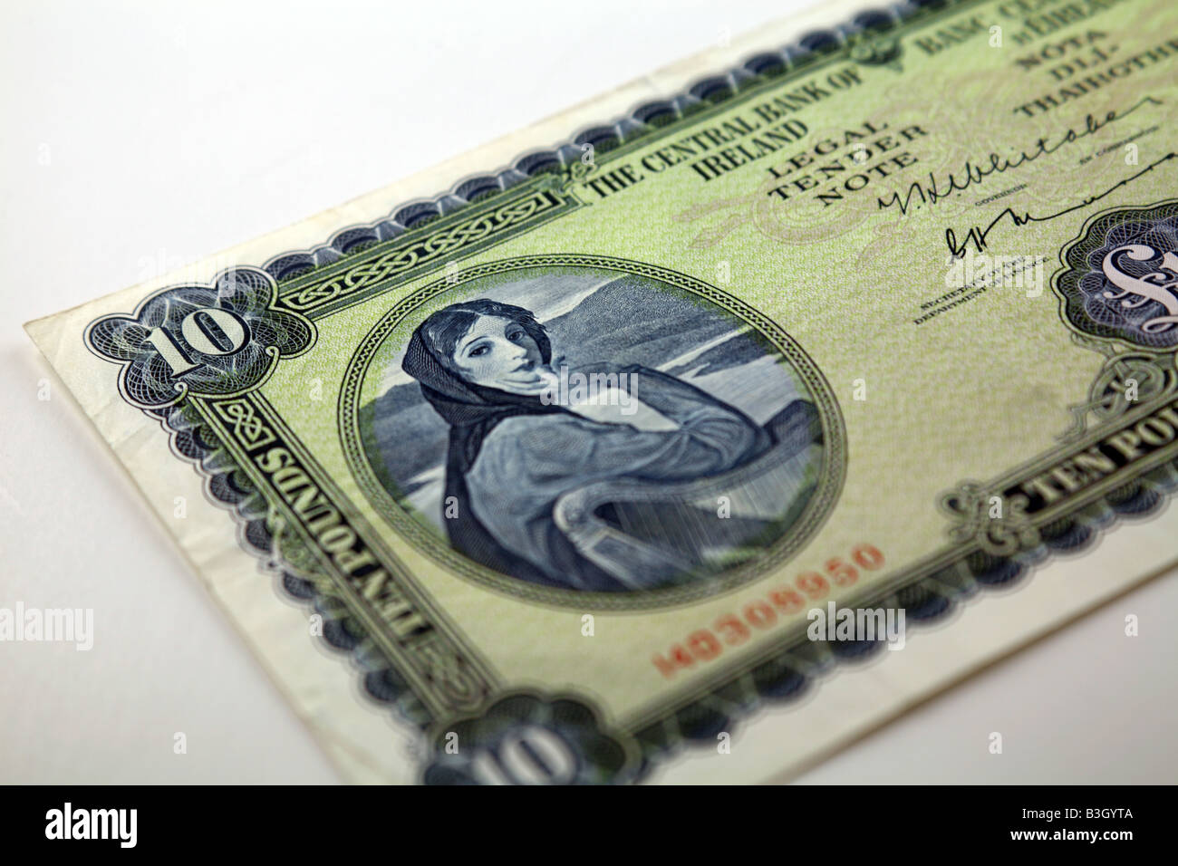 100 pound note ireland hi-res stock photography and images - Alamy