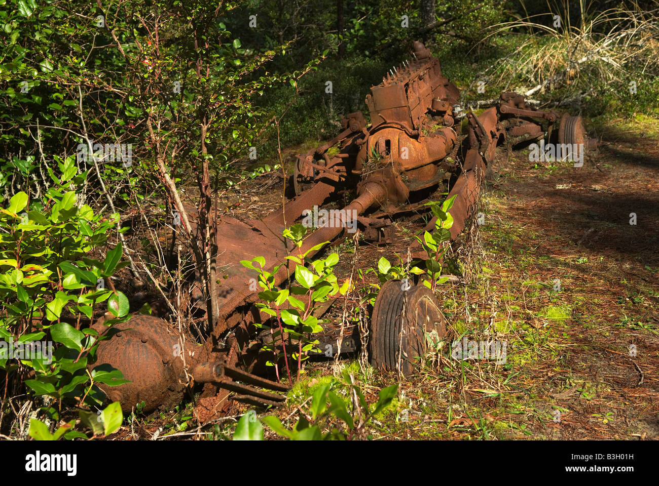 rusted vehicle axle Stock Photo - Alamy