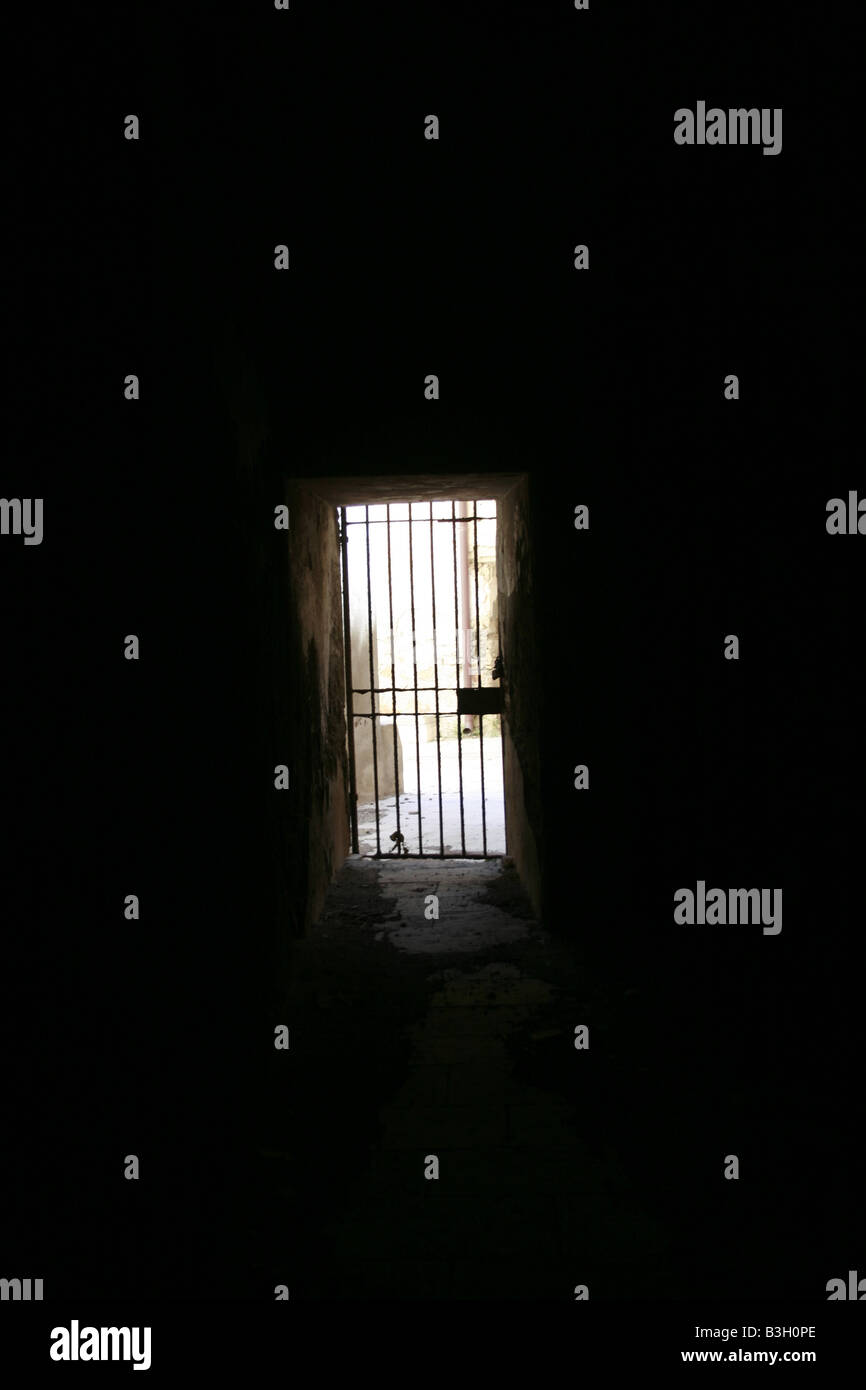 Inmate prison silhouette hi-res stock photography and images - Alamy