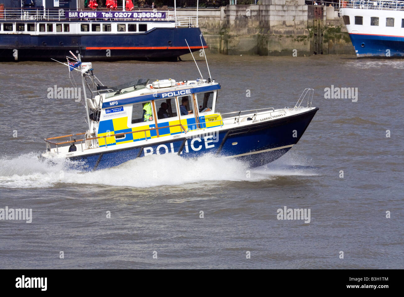 Police patrol river thames hi-res stock photography and images - Alamy
