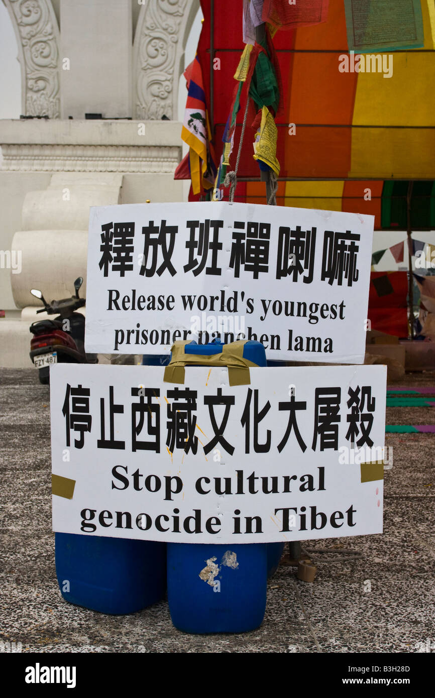 Protest signs in English and Chinese at Free Tibet rally Taipei Taiwan ...