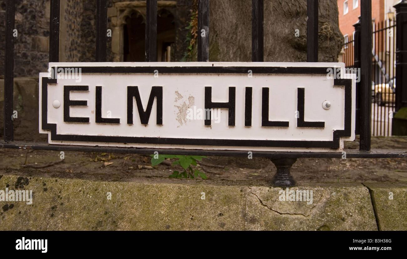 Norwich sign historic old street road hi-res stock photography and ...