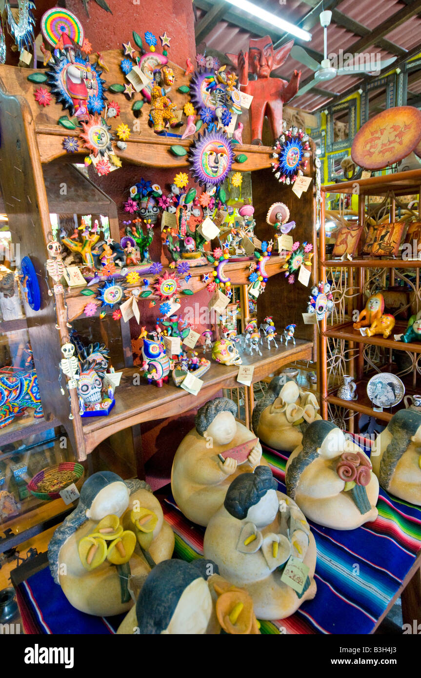 Mexican local craft hi-res stock photography and images - Alamy