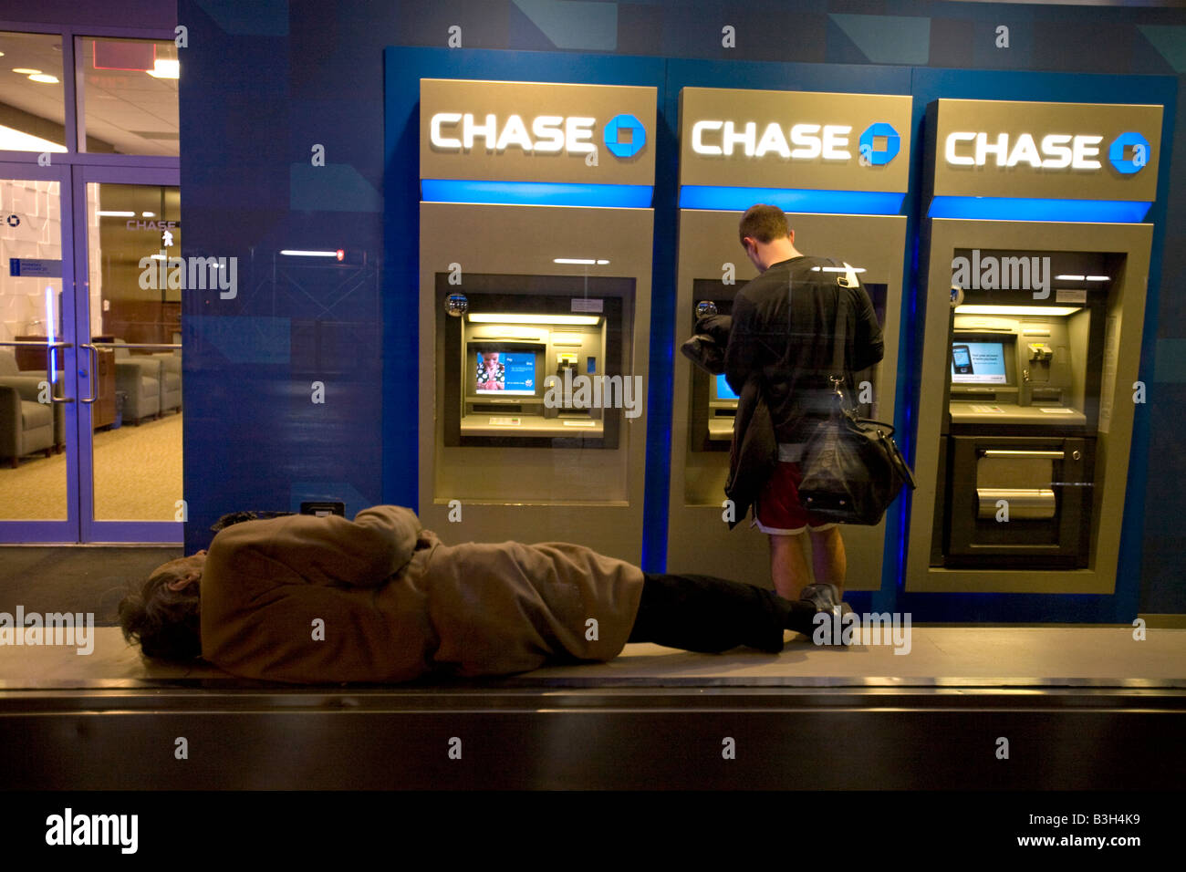 Chase bank atm hi-res stock photography and images - Alamy
