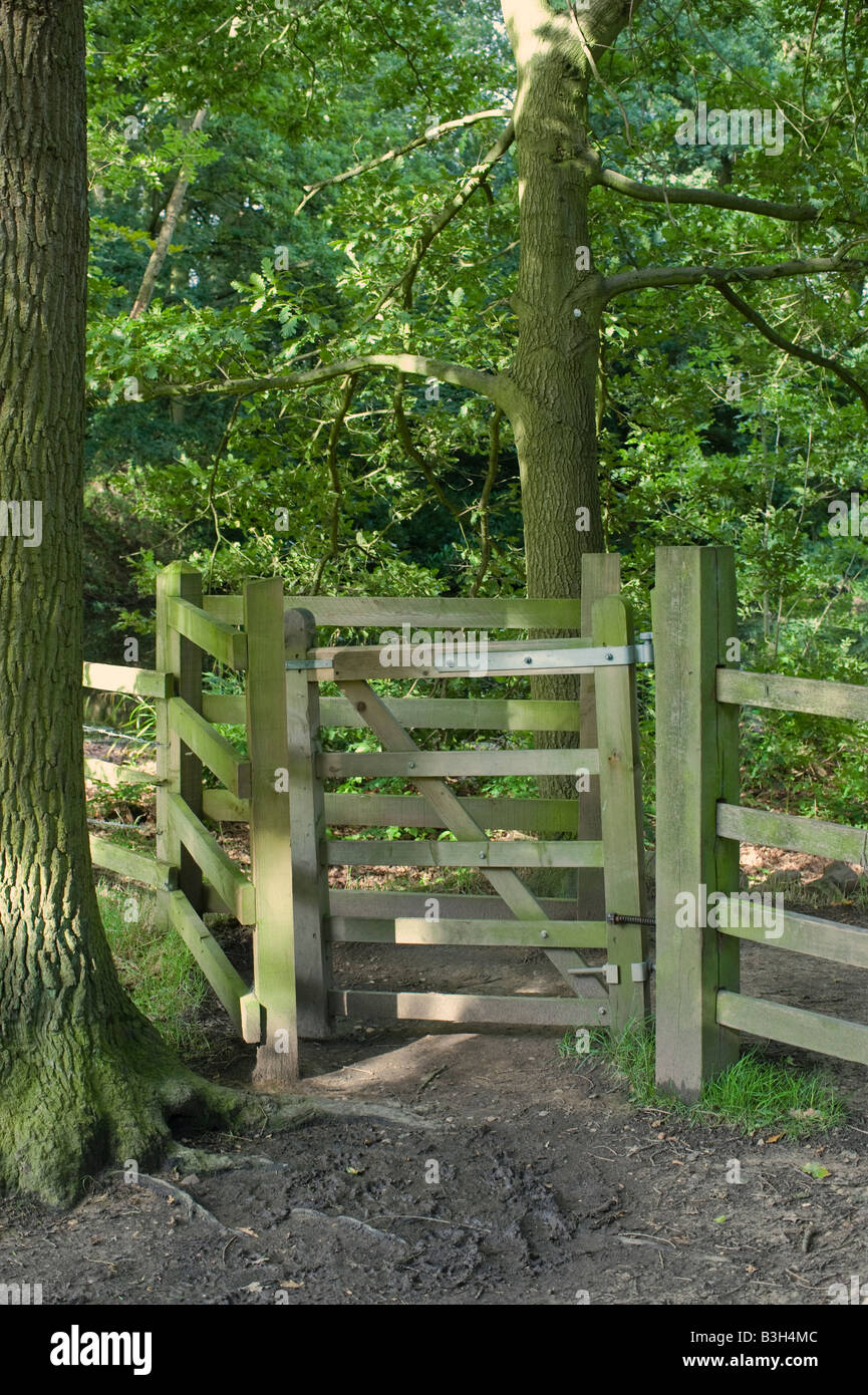 A gate on a footpath Stock Photo - Alamy
