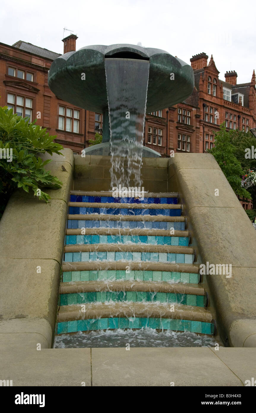 Water fountain in Sheffield city centre Stock Photo - Alamy