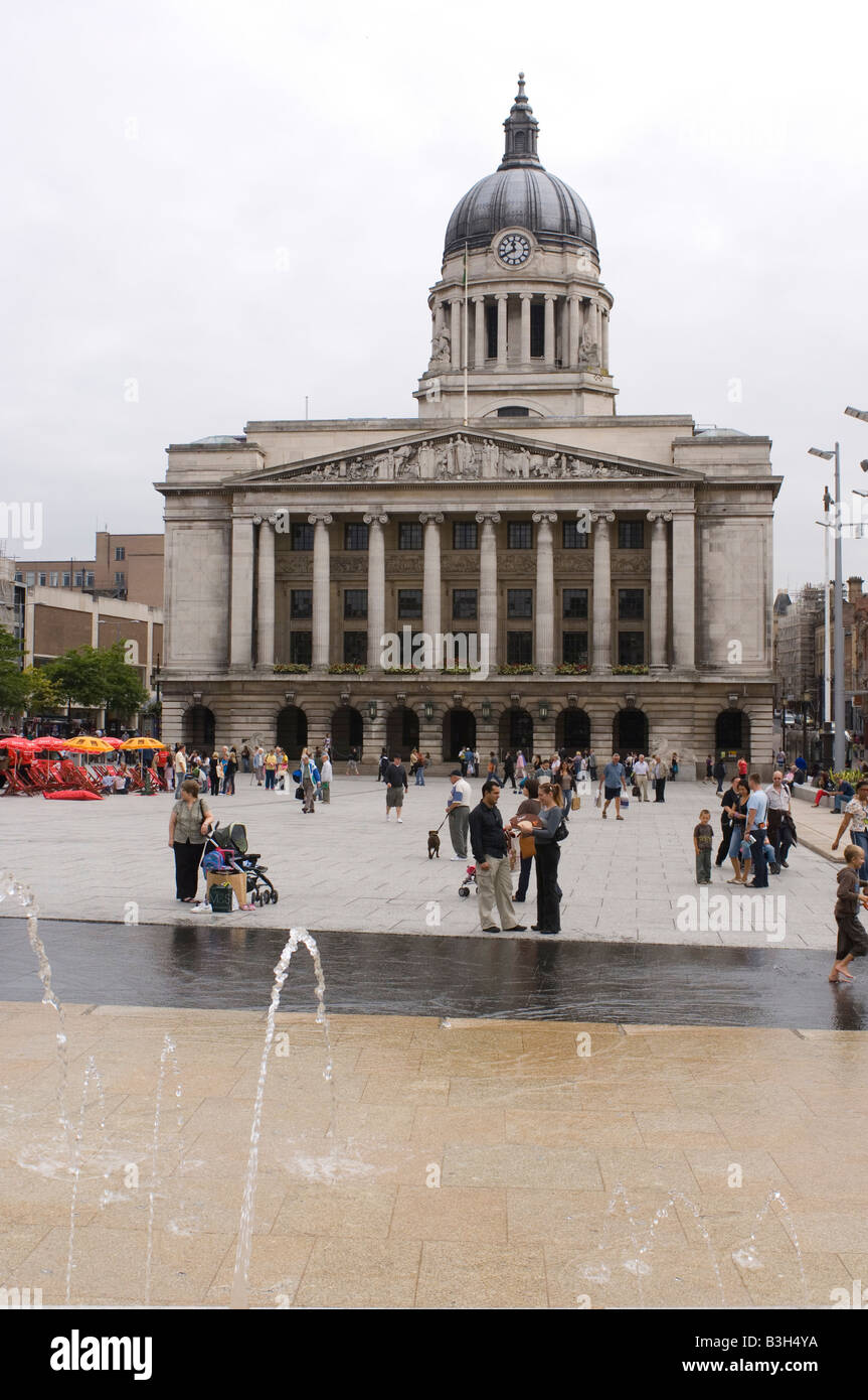 Nottingham city / town hall and water fountains Stock Photo - Alamy
