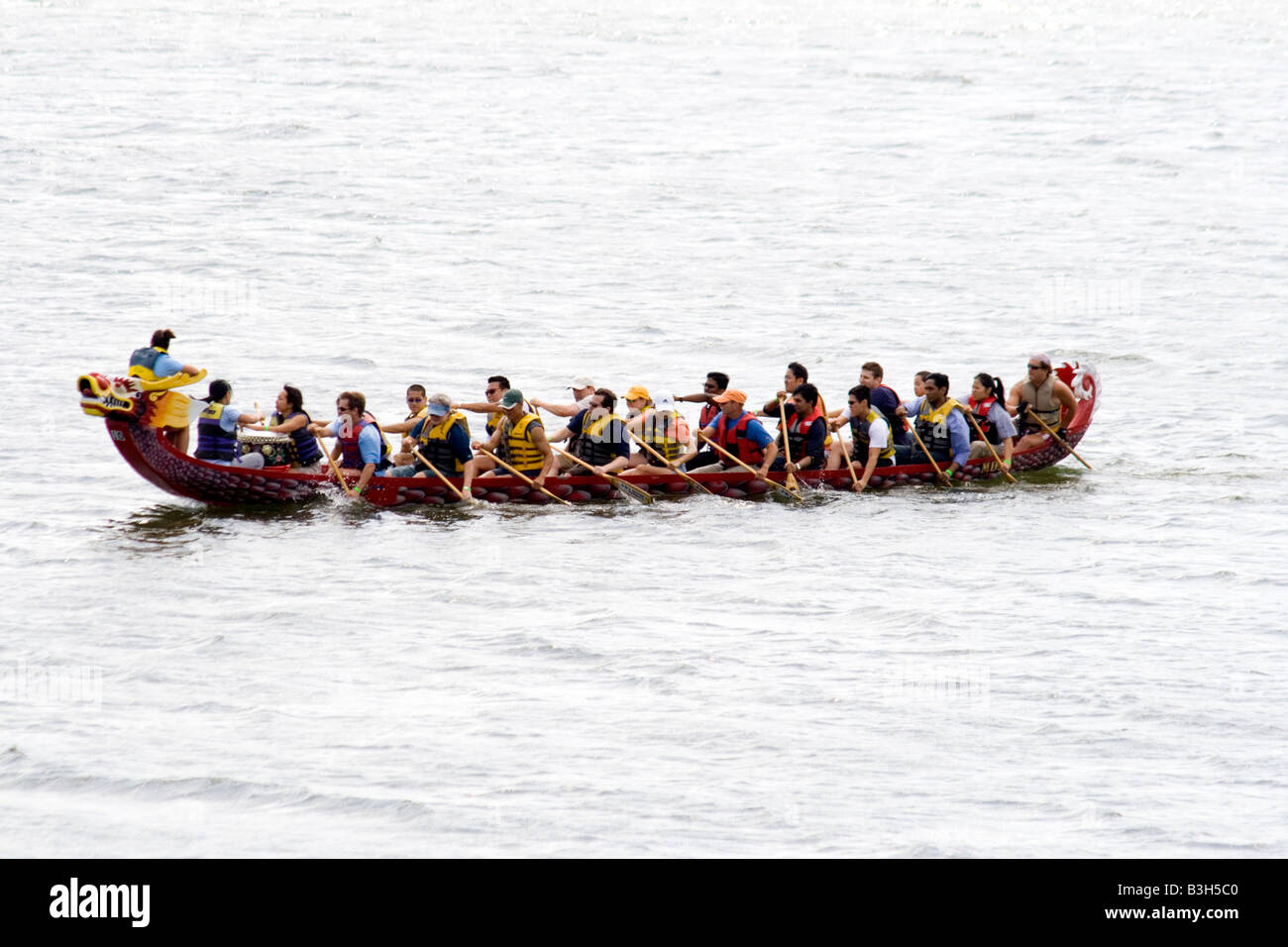 Asian Dragon racing boat team practicing on Lake Phalen. Dragon ...