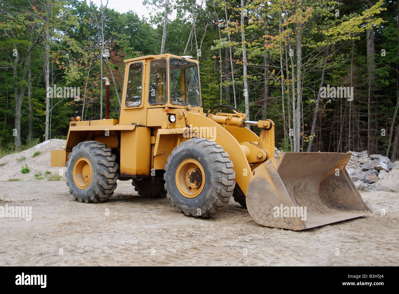 Bulldozer tracks hi-res stock photography and images - Alamy
