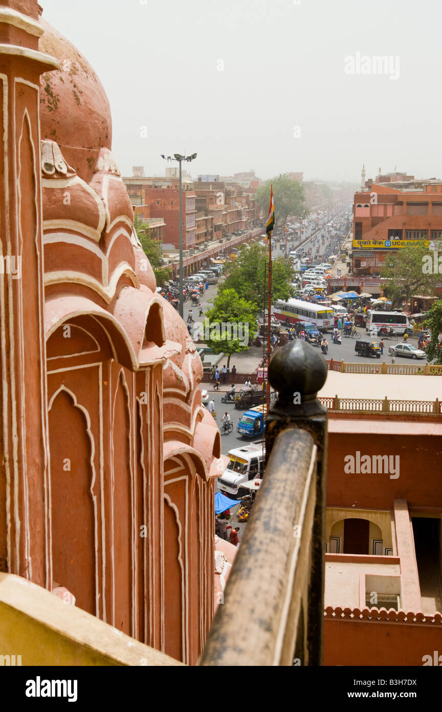 Busy street with hawa mahal palace hi-res stock photography and images ...