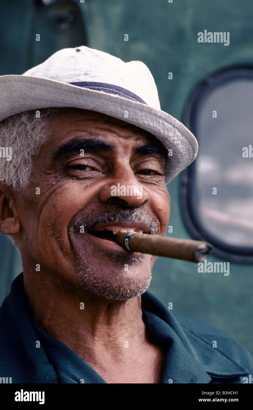 Big cigar hi-res stock photography and images - Alamy
