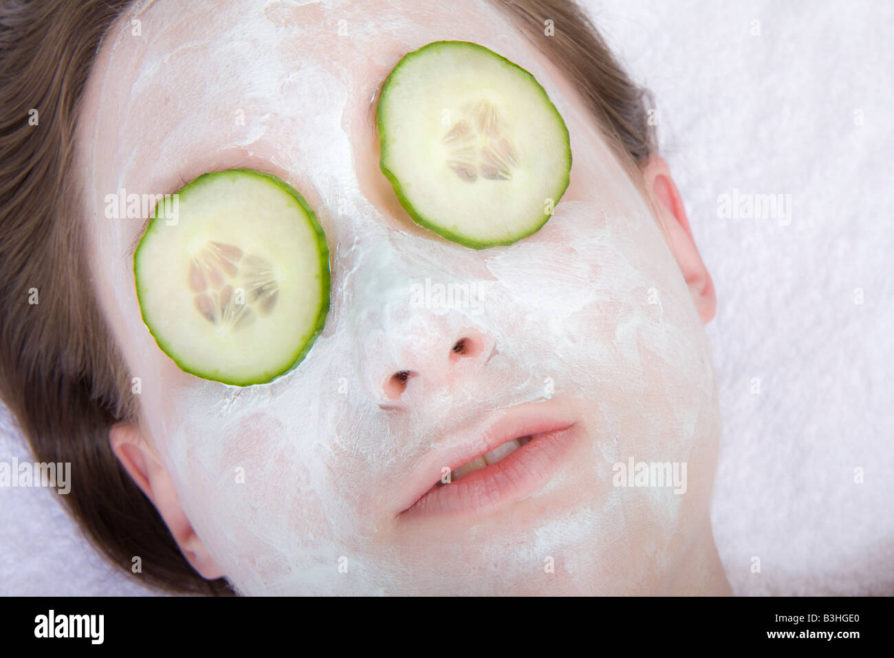 Face masks cucumbers hi-res stock photography and images - Alamy