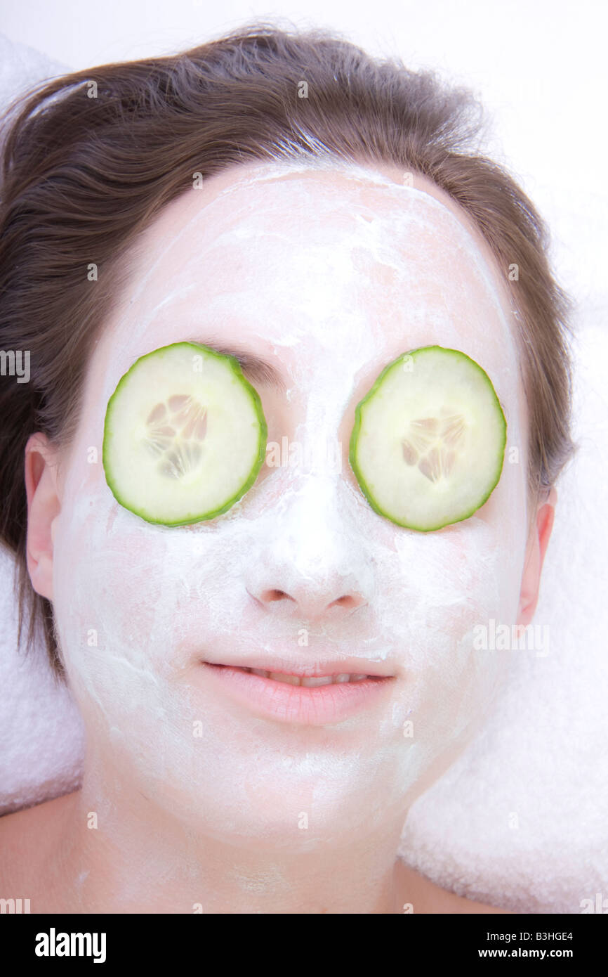 Face masks cucumbers hi-res stock photography and images - Alamy