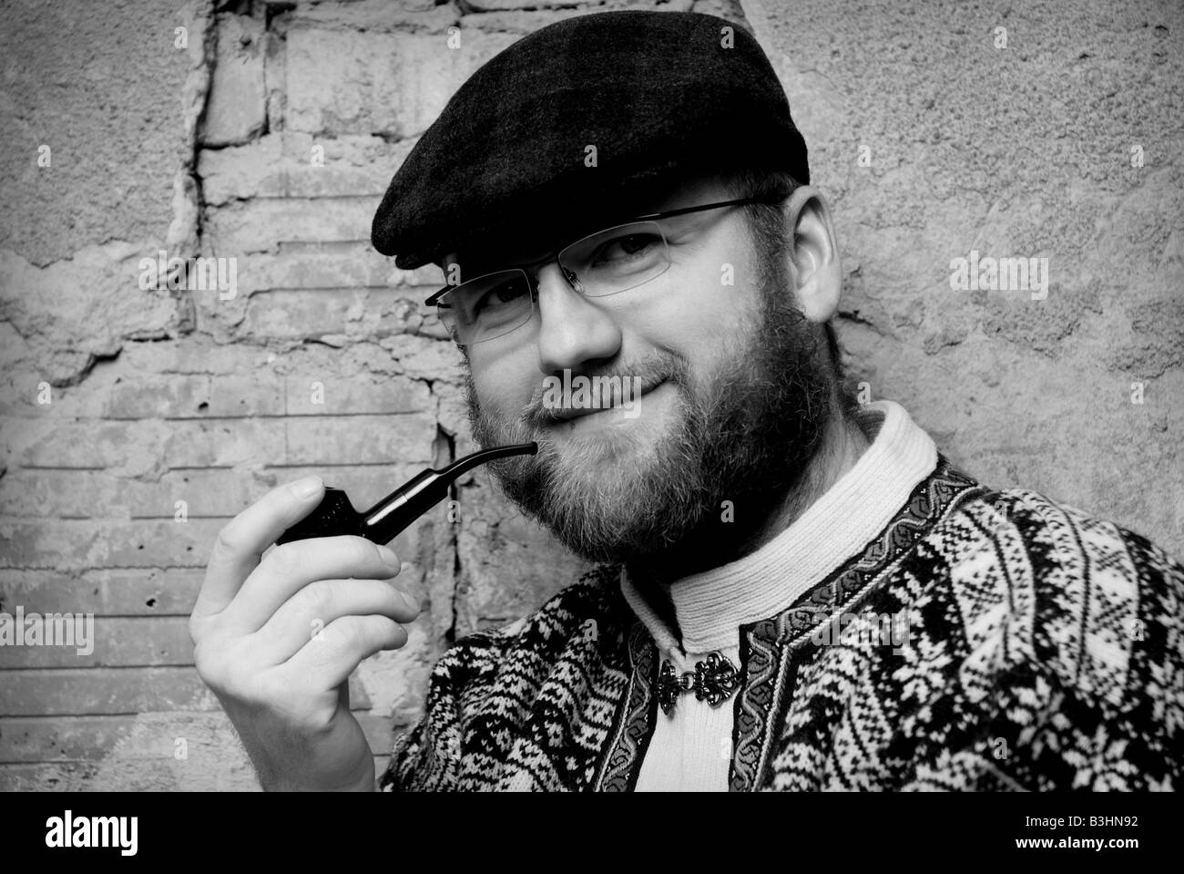 bearded pipe smoker Stock Photo - Alamy