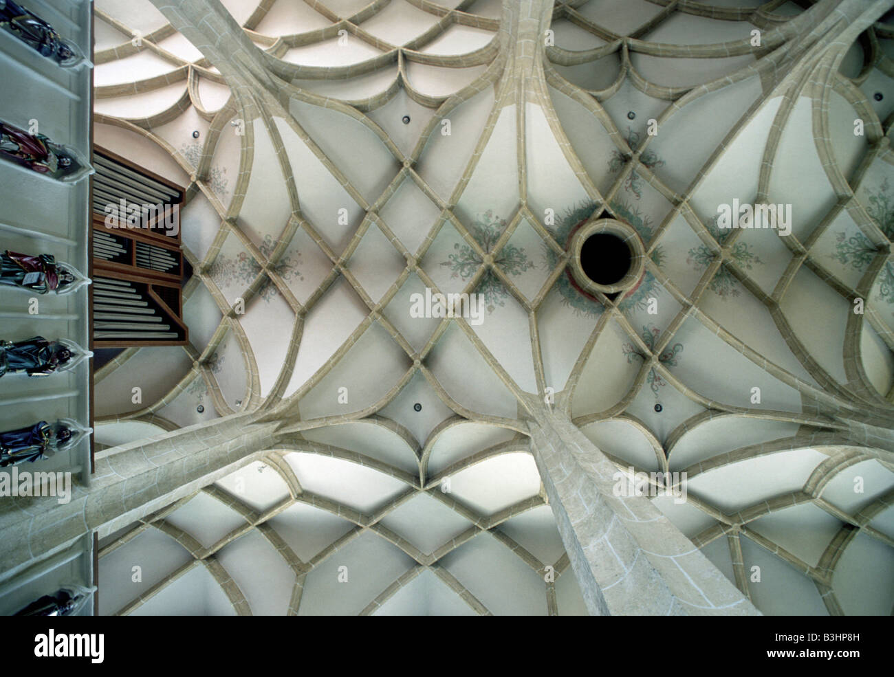 Photo of gothic vault hi-res stock photography and images - Alamy