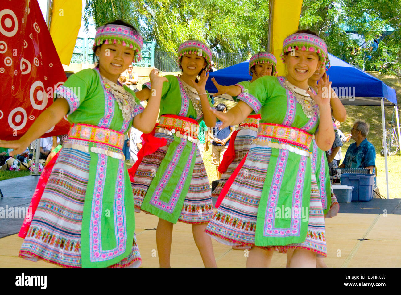 Hmong american festival hi-res stock photography and images - Alamy