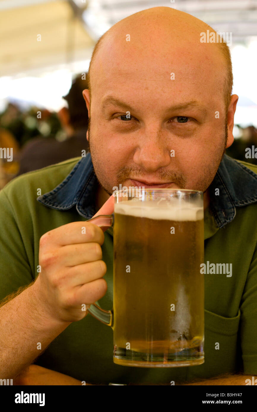man drinking beer Stock Photo - Alamy