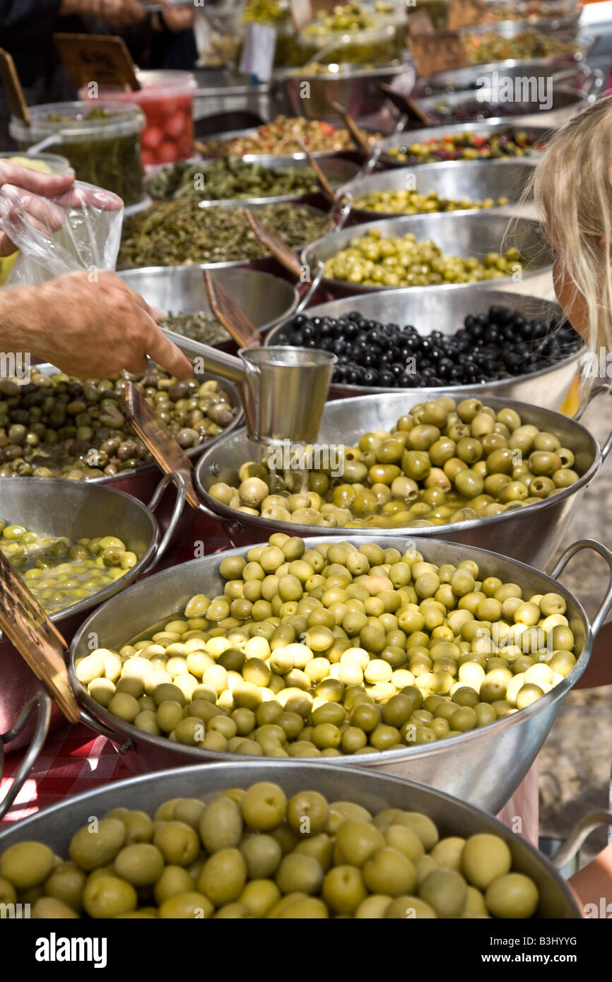 Olive stall spain hi-res stock photography and images - Alamy
