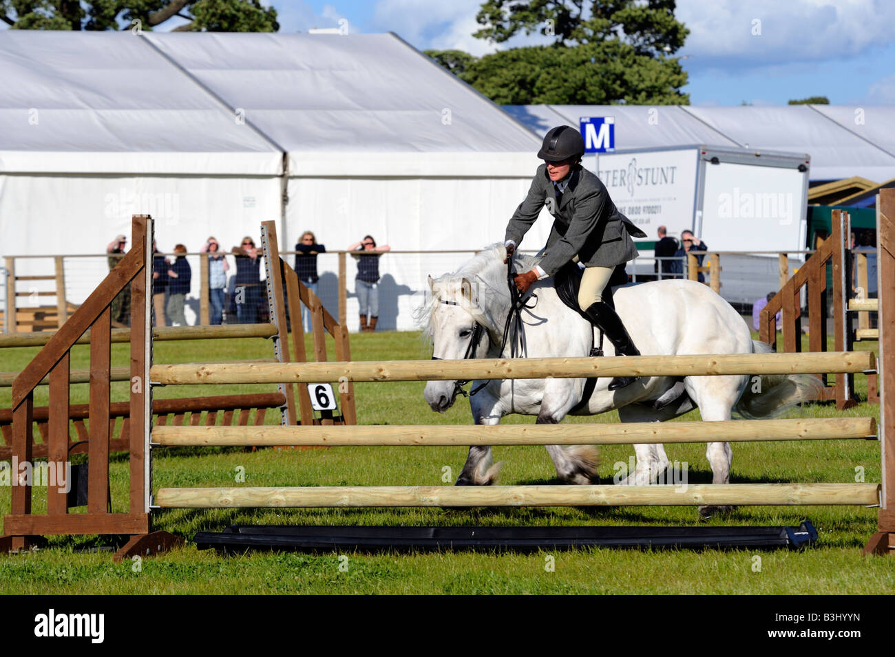 Show jumping competitor refusing a jump. Royal Highland Show 2008 Stock ...