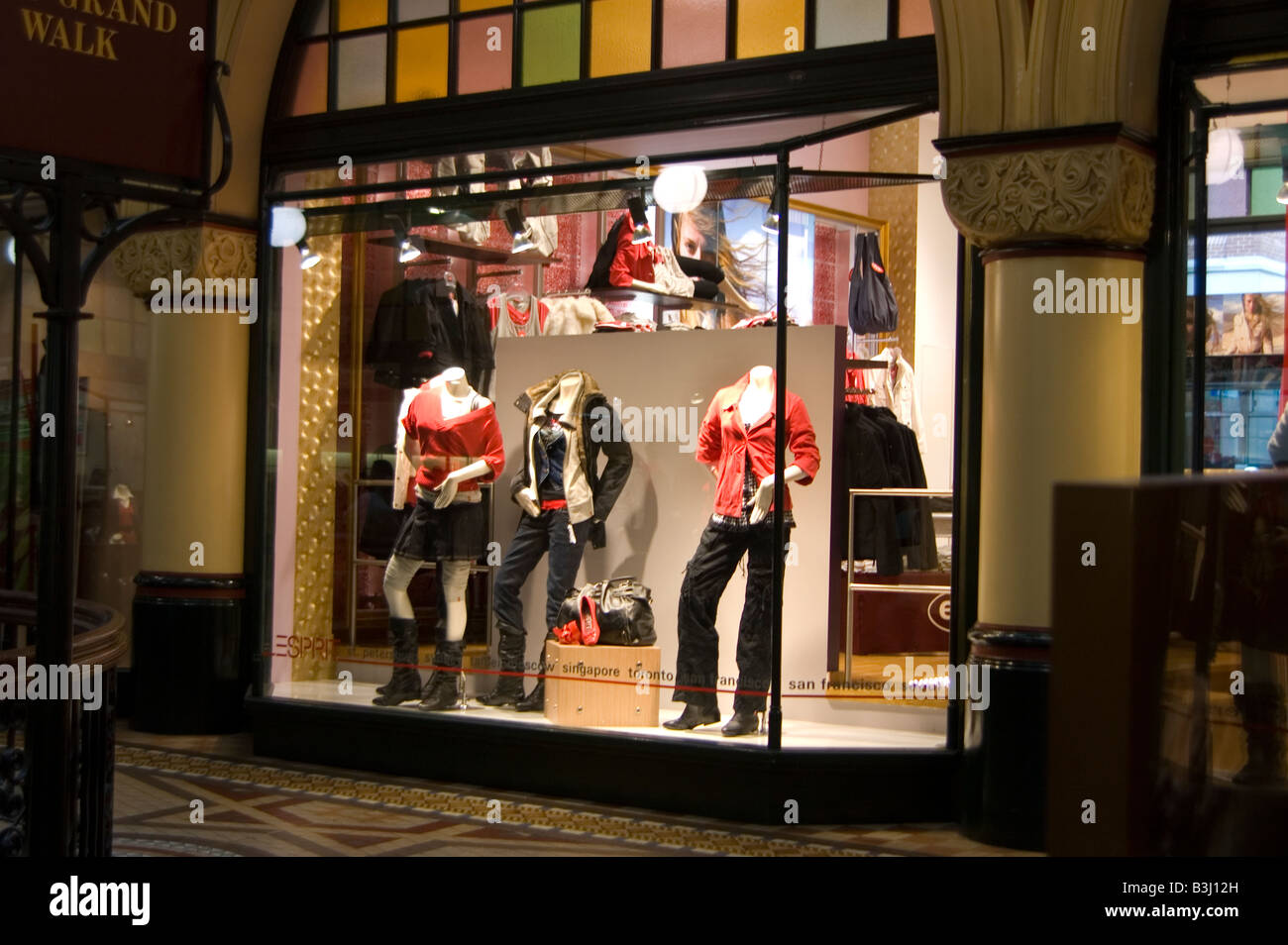Shopfront display of hi-res stock photography and images - Alamy