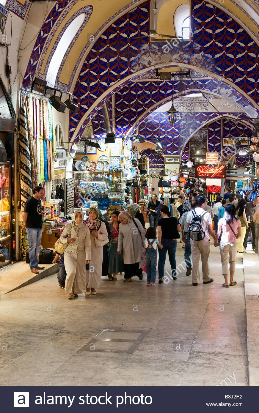 Turkish Gold Jewellery Stock Photos & Turkish Gold Jewellery Stock ...