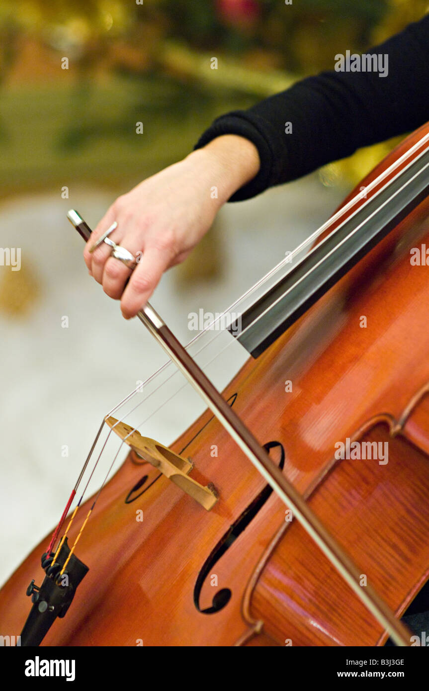 Cellist hand hi-res stock photography and images - Alamy