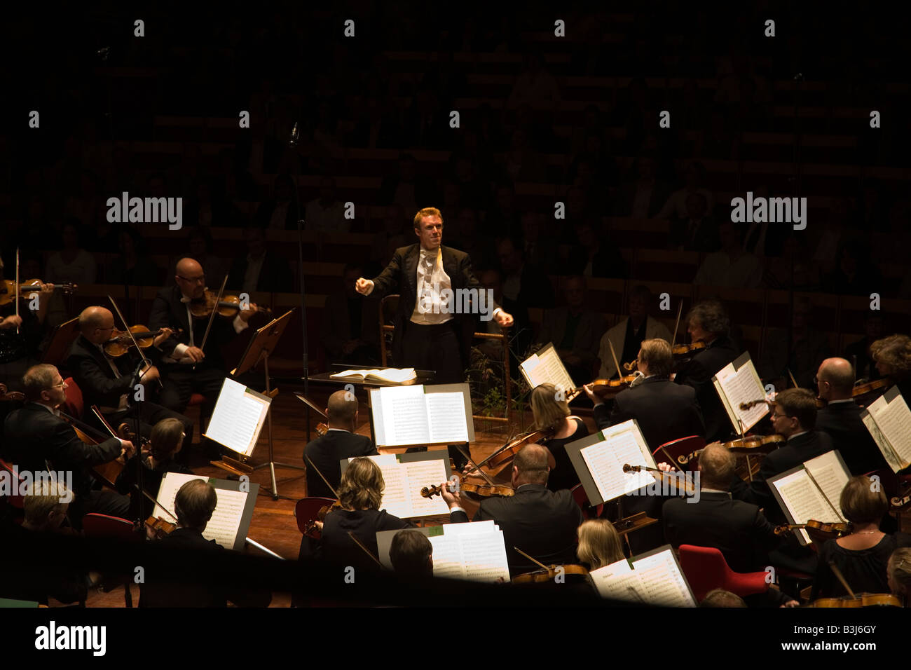 Daniel harding conductor hi-res stock photography and images - Alamy