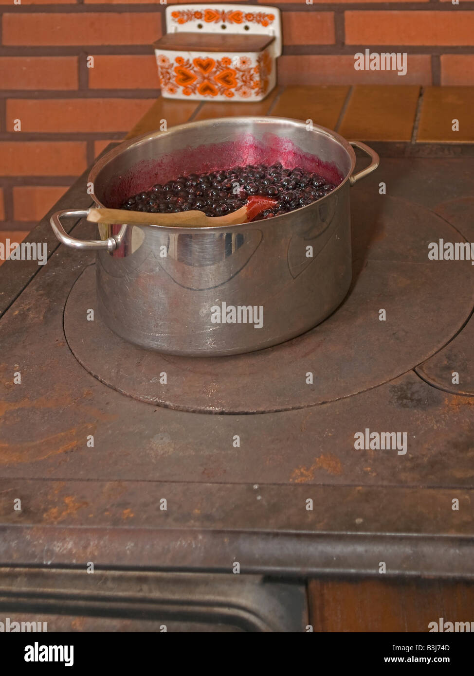 Rusty Saucepan High Resolution Stock Photography and Images - Alamy