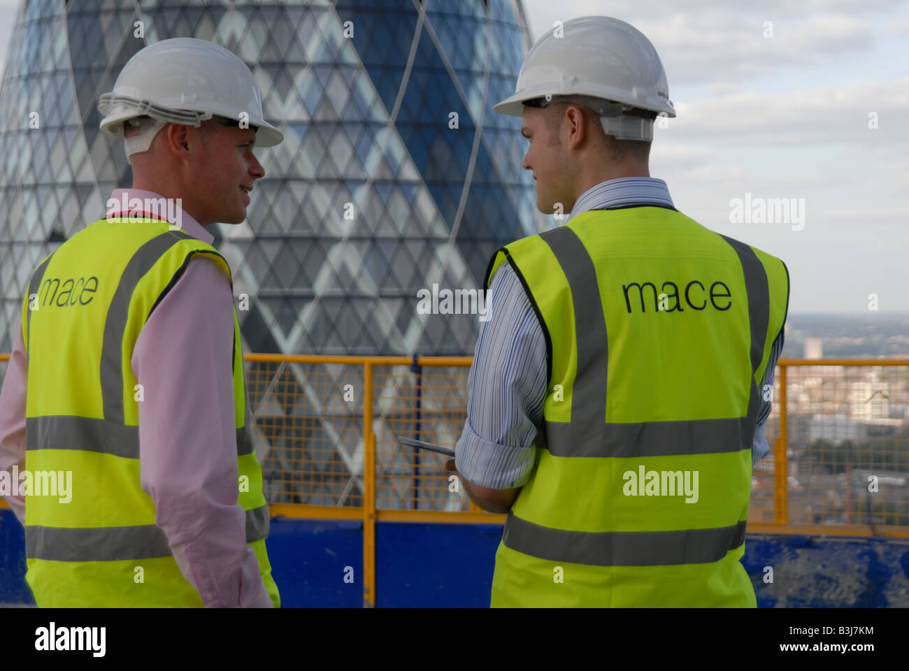 Construction workers london hi-res stock photography and images - Alamy