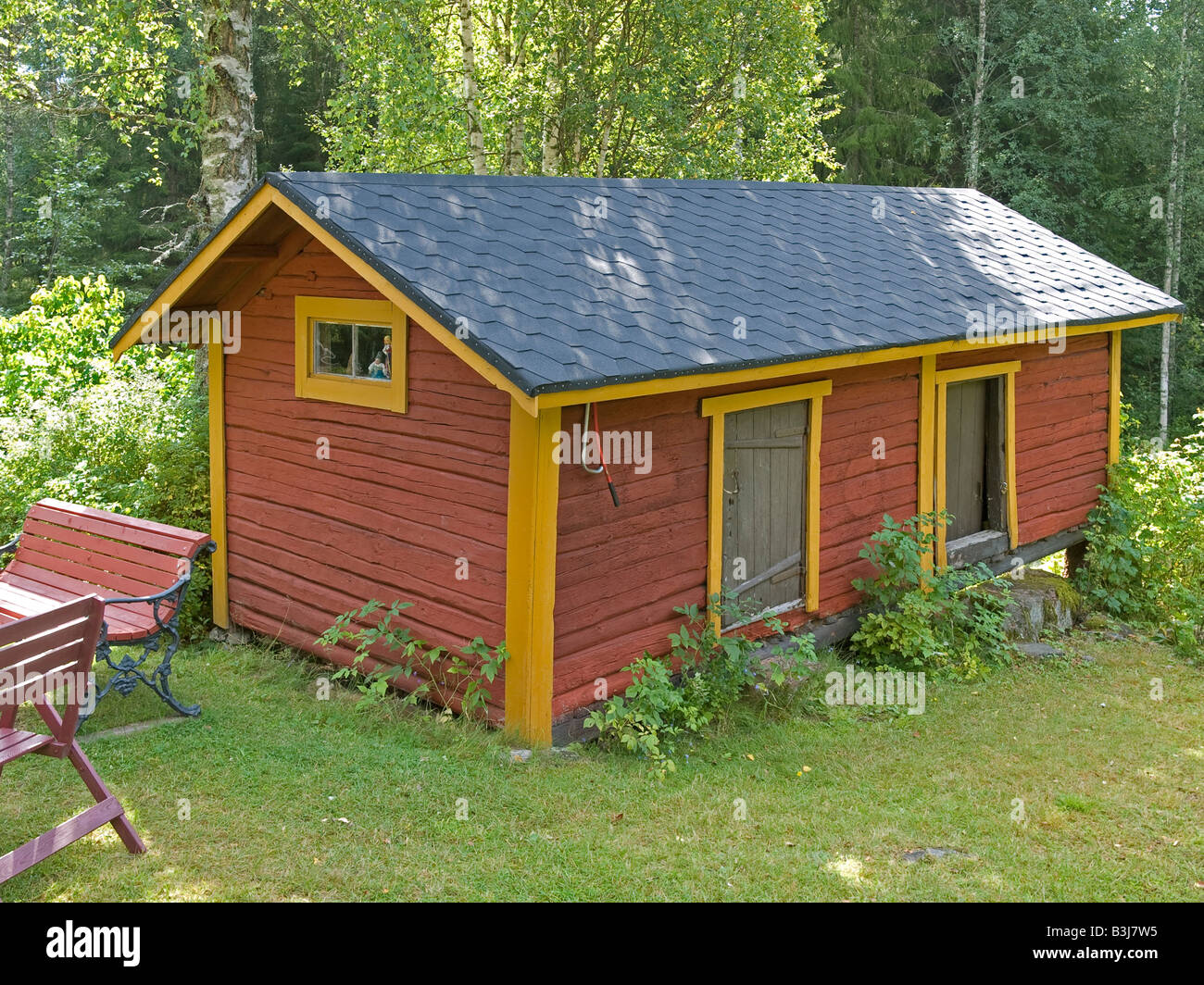 Old log cabin finland hi-res stock photography and images - Alamy