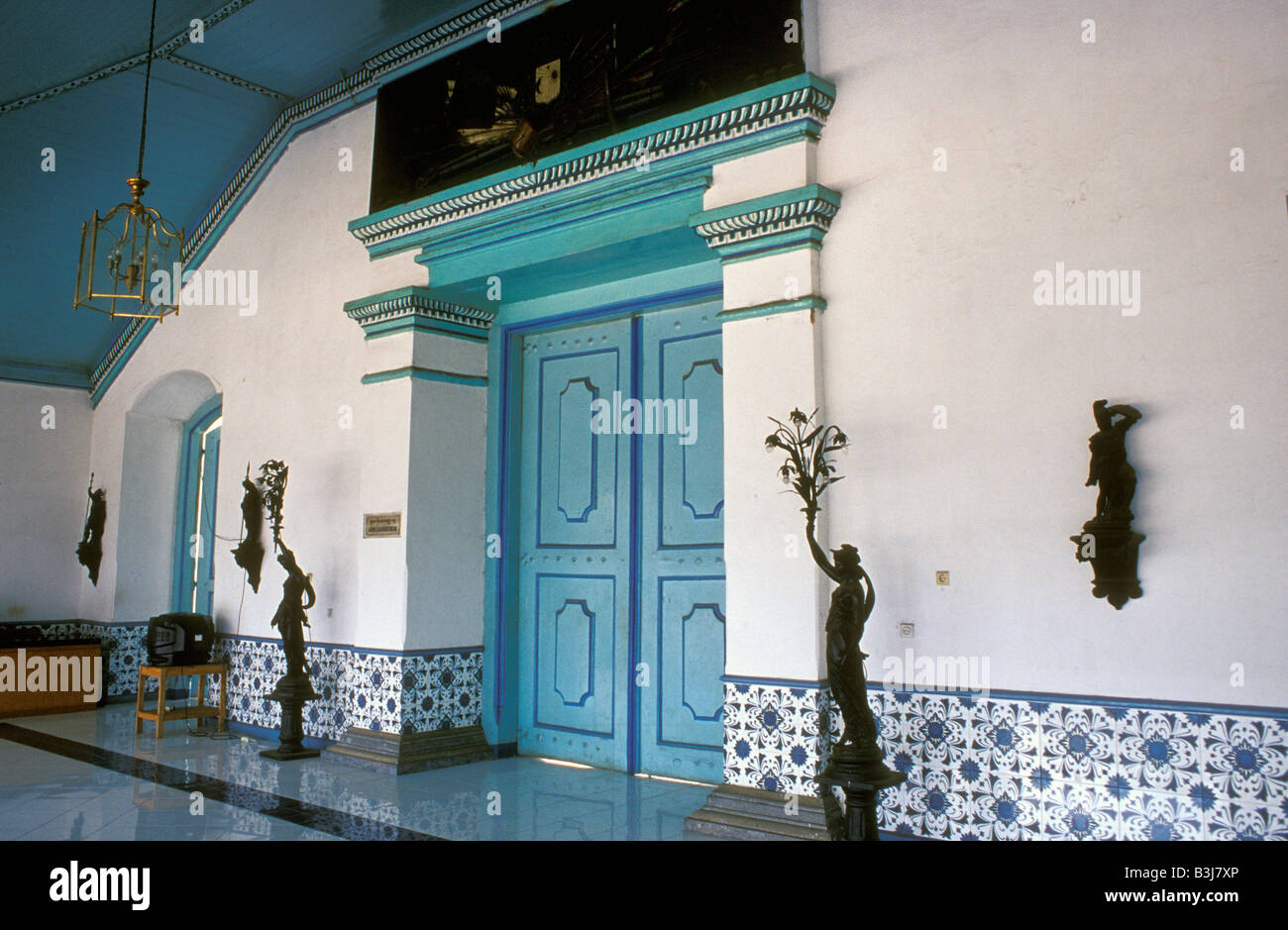 Solo indonesia keraton hi-res stock photography and images - Alamy