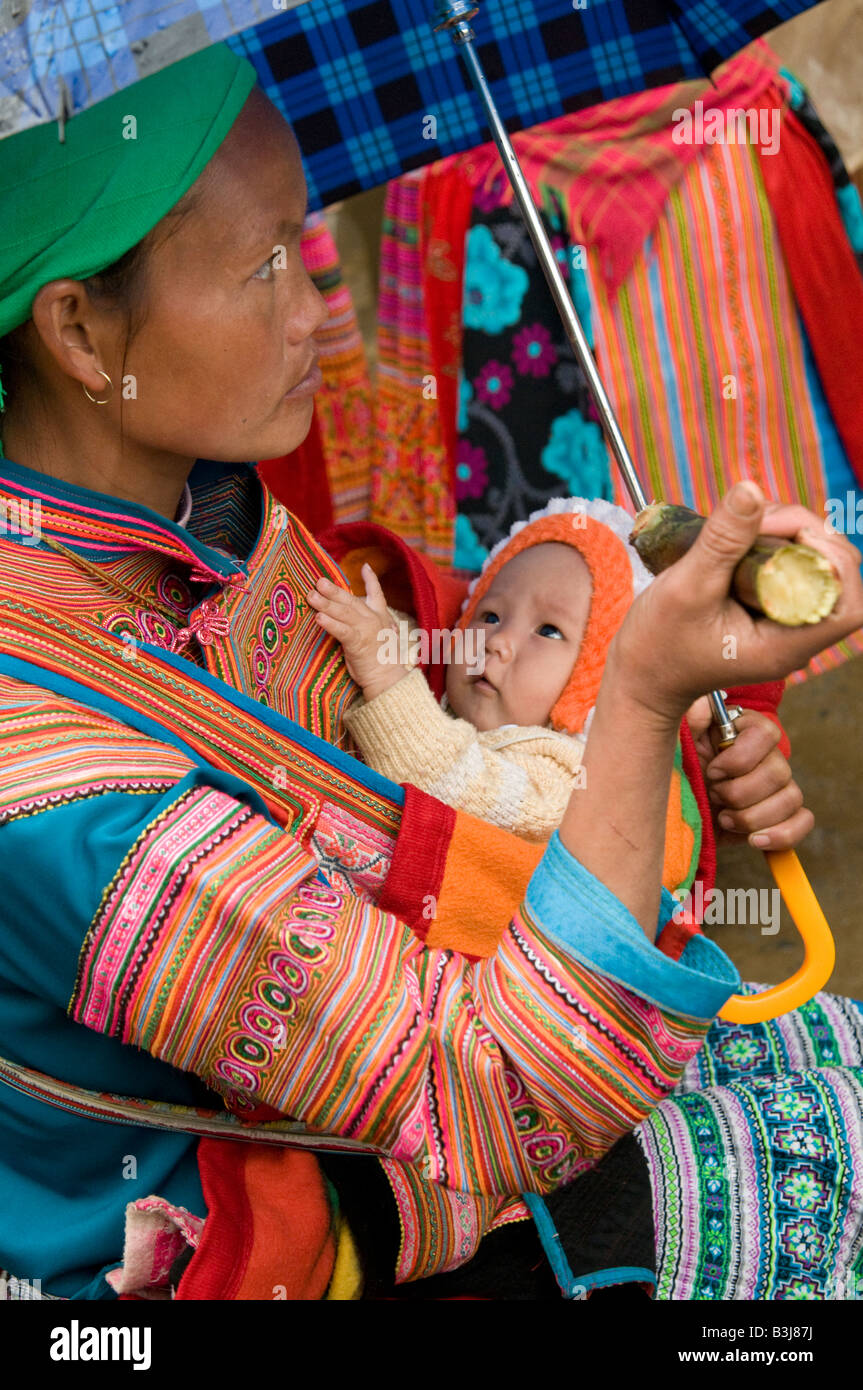 Hmong family hi-res stock photography and images - Alamy