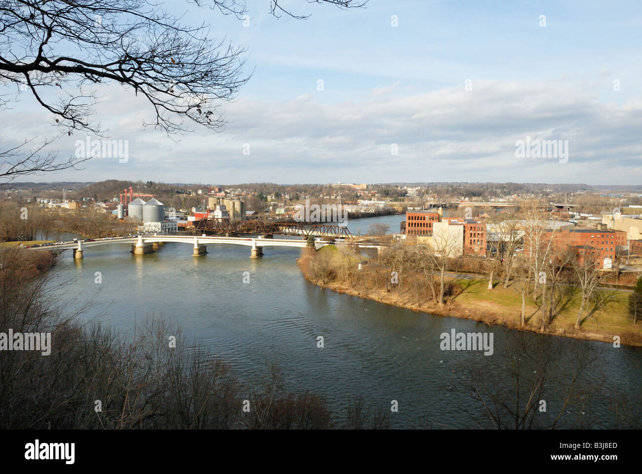 Late fall view of Zanesville Ohio and the Y bridge over the Muskingum ...