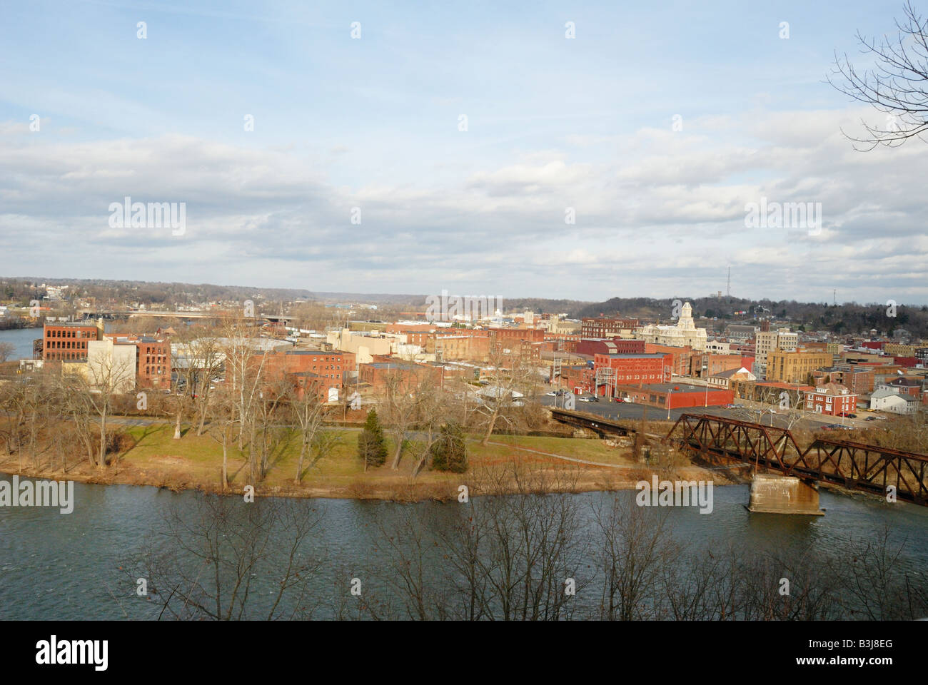 Late fall view of Zanesville Ohio and the Muskingum River Stock Photo ...