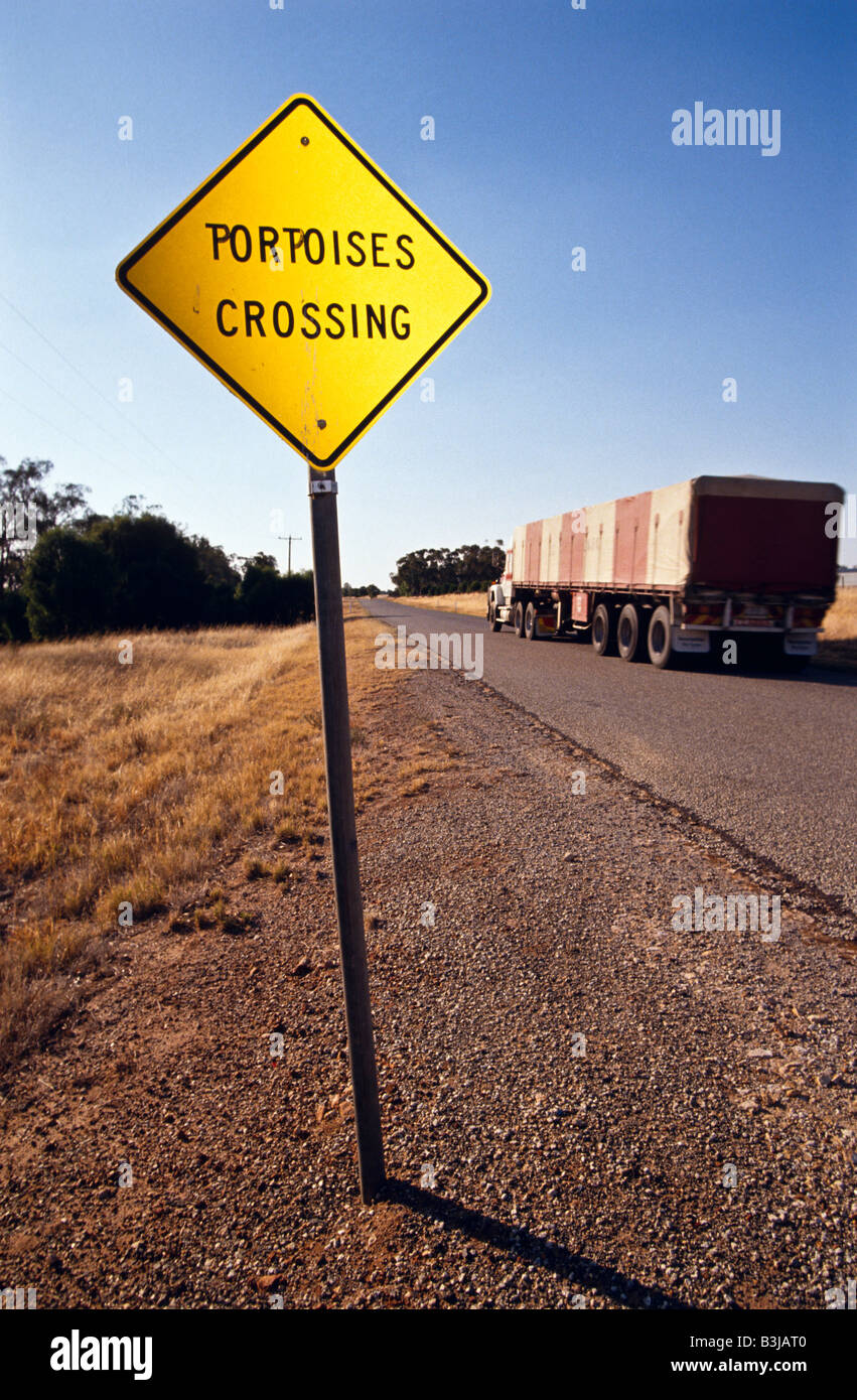 Lorry roadsign hi-res stock photography and images - Alamy
