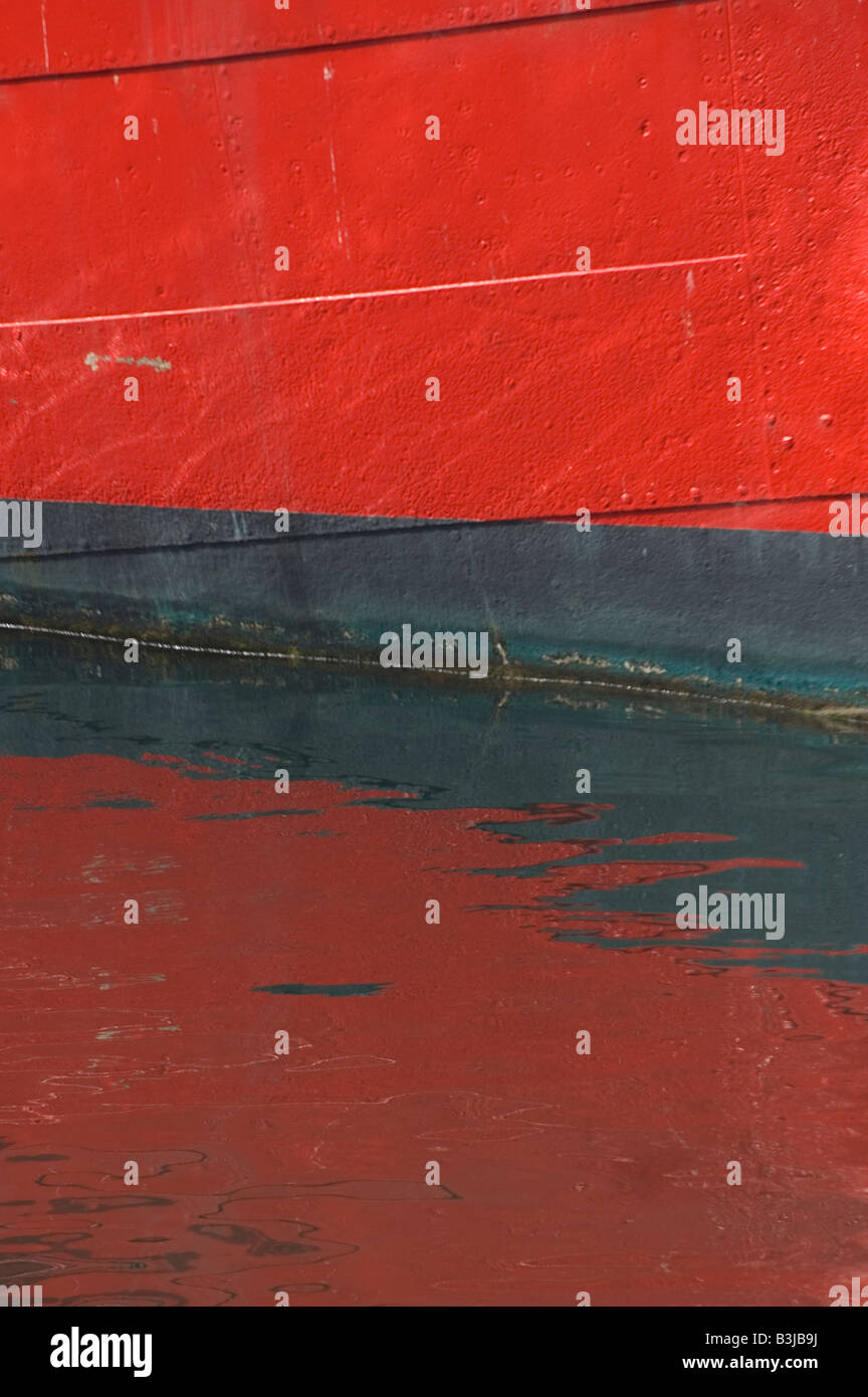 red ship hull Stock Photo - Alamy