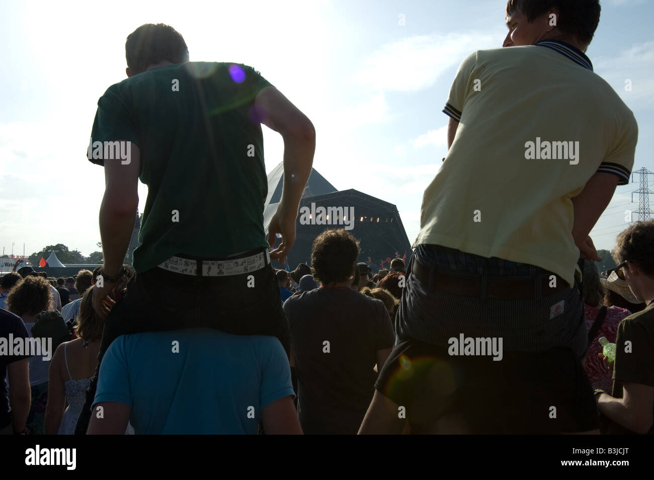 Crowd at the pyramid stage, Glastonbury festival 2008 Stock Photo - Alamy