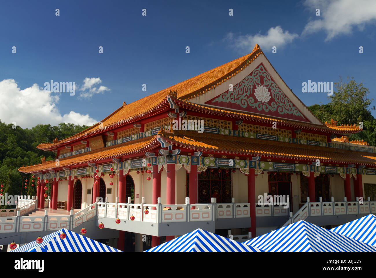 Sandakan temple hi-res stock photography and images - Alamy
