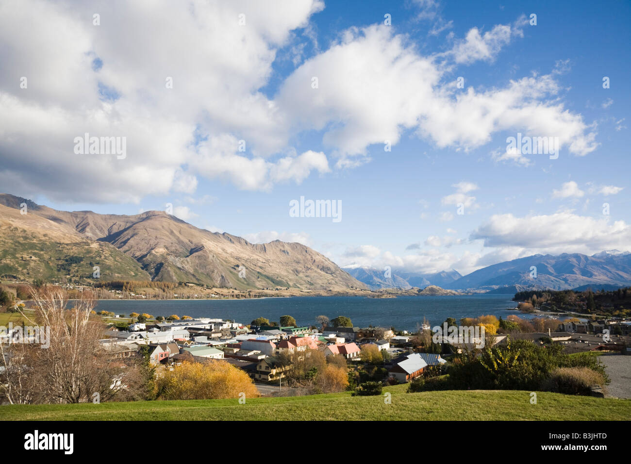 Wanaka mountains hi-res stock photography and images - Alamy
