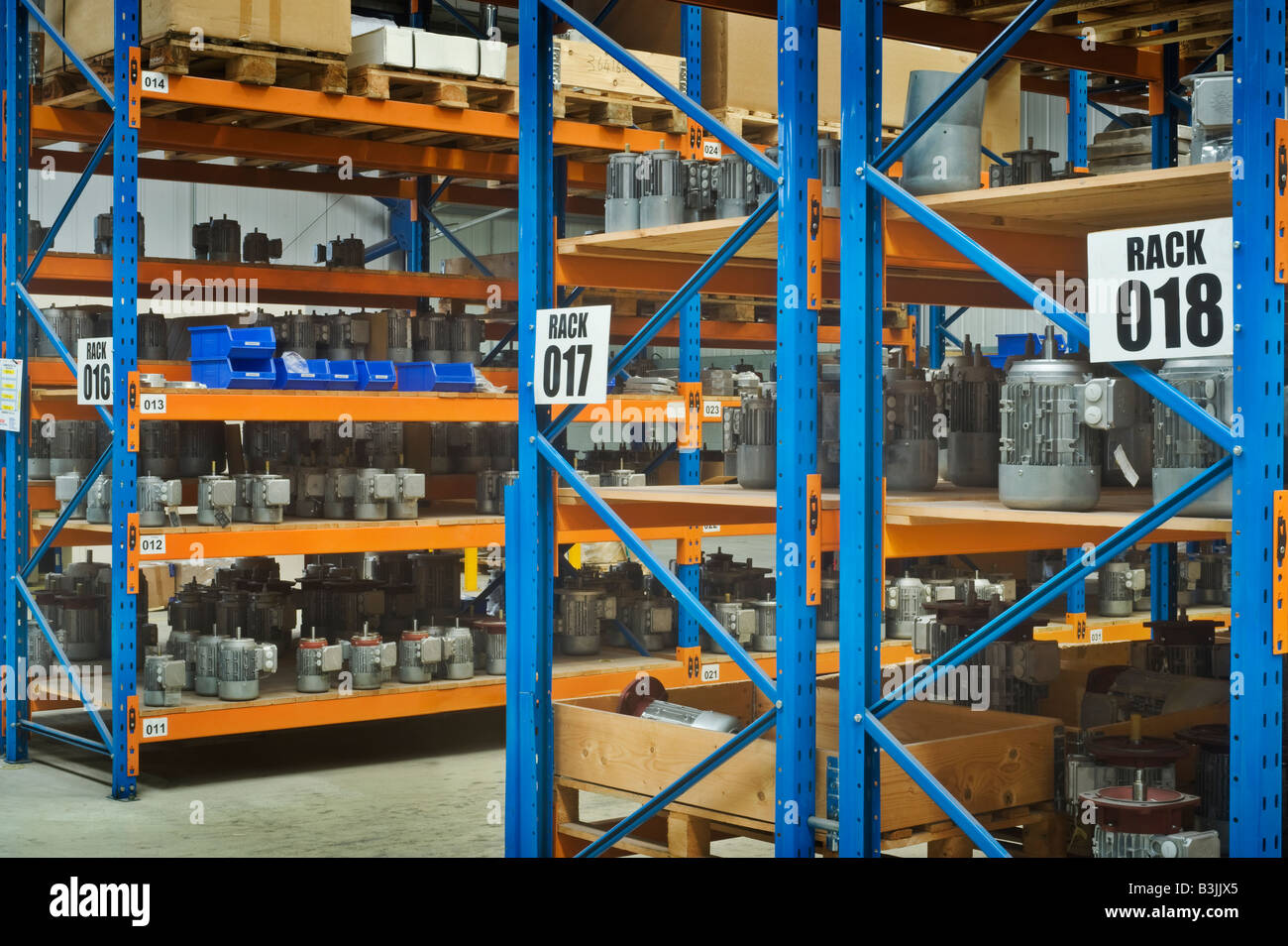 Industrial shelving in factory Stock Photo - Alamy
