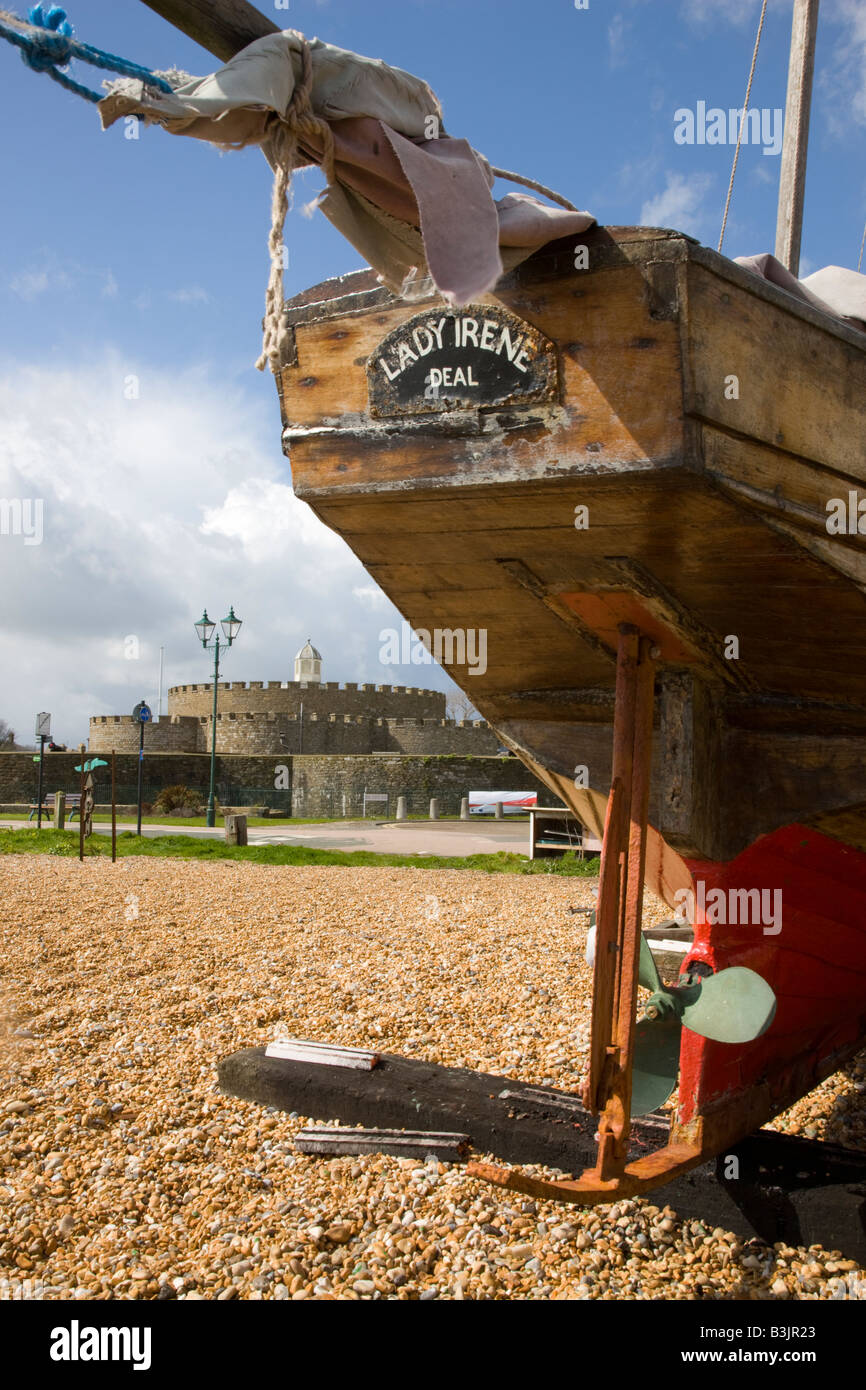 Keel boat hi-res stock photography and images - Alamy