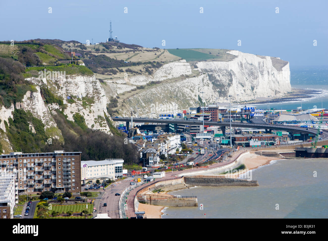 White cliffs dover castle hi-res stock photography and images - Alamy